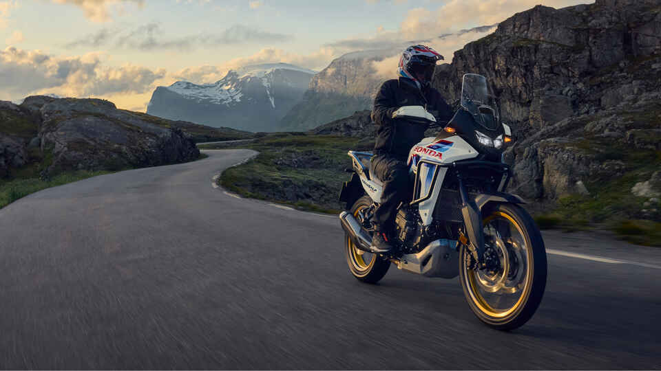 Honda | XL750 Transalp | Overview | Mid-Size Adventure Touring Motorcycle