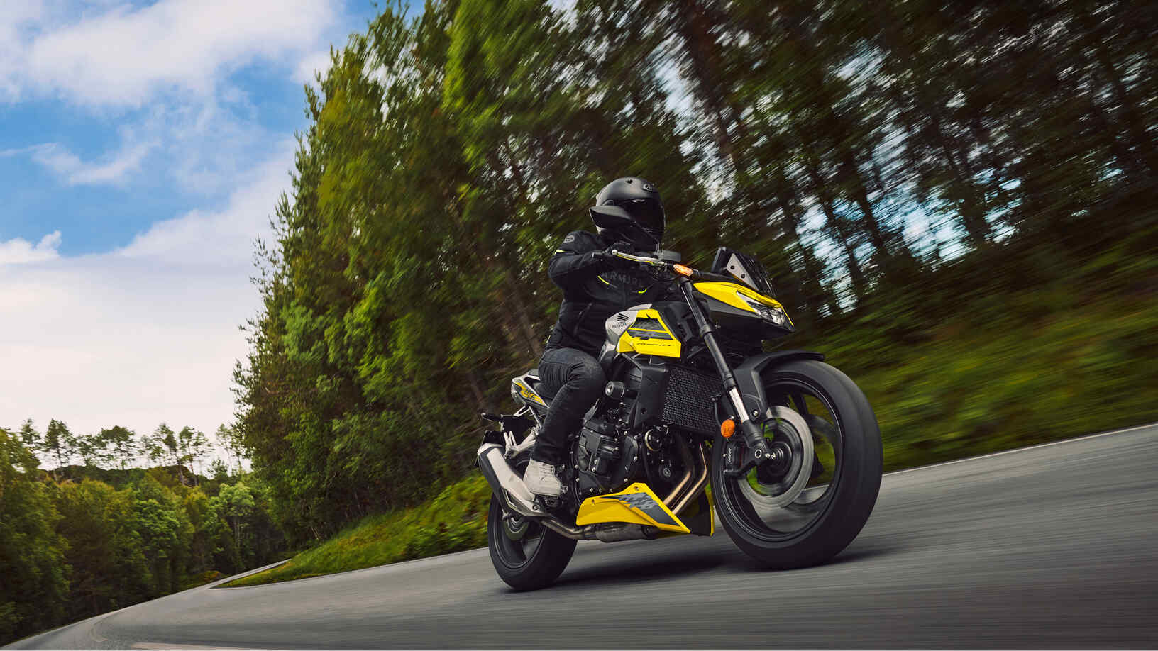 Honda CB750 Hornet | High-Performance Street Motorcycle