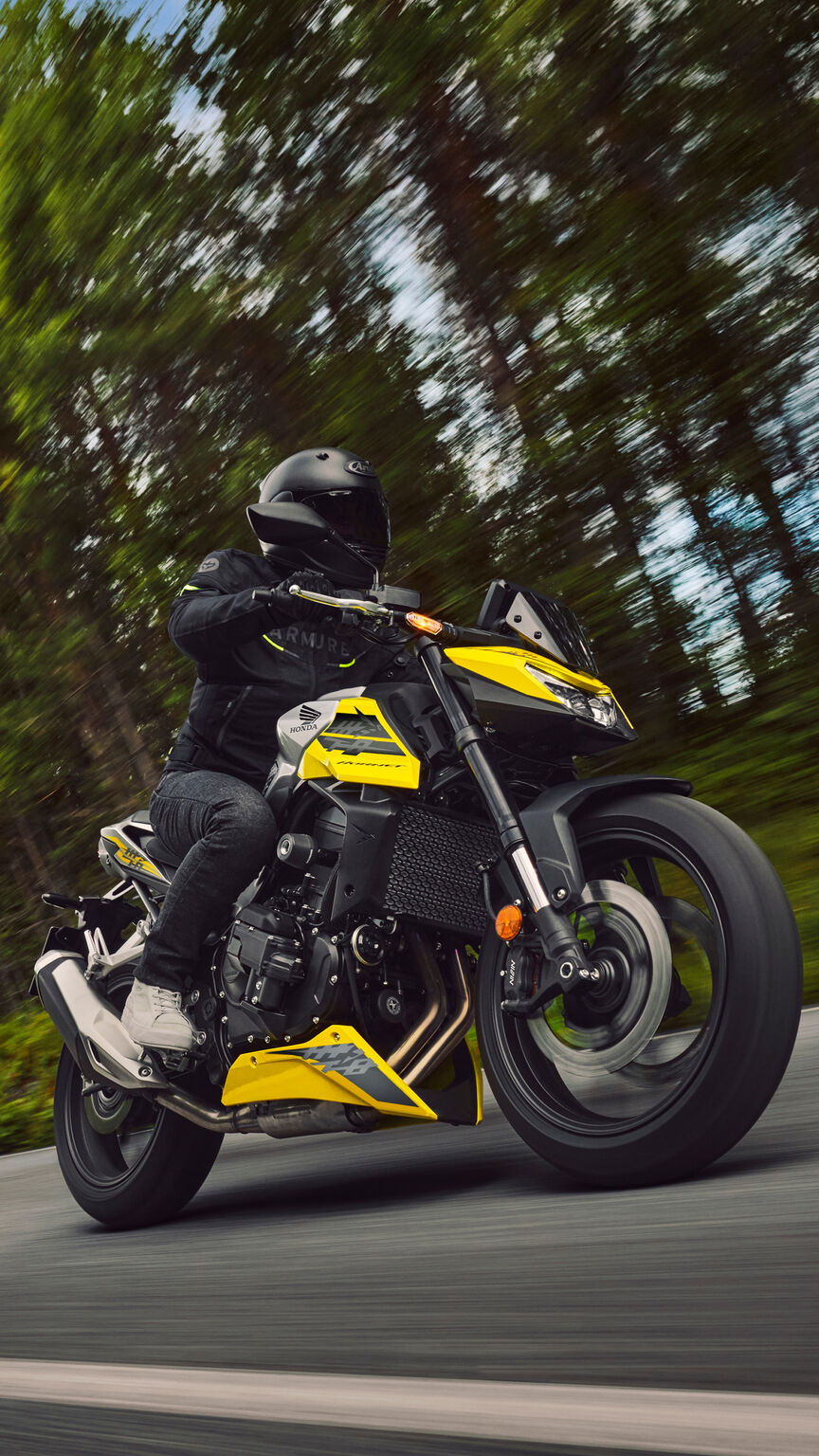 Honda CB750 Hornet | High-Performance Street Motorcycle