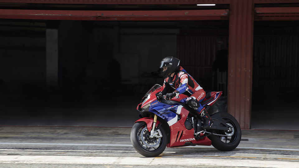 Super Sports Motorcycle Range | CBR Model Line-Up | Honda UK