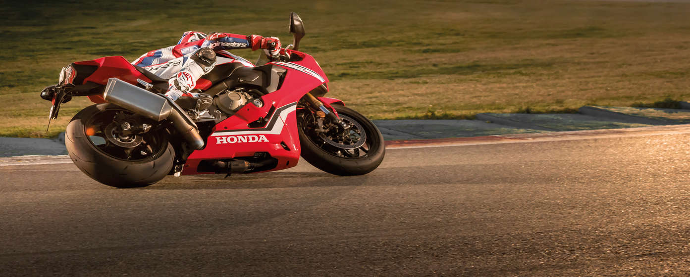 Super Sports Motorcycle Range | CBR Model Line-Up | Honda UK