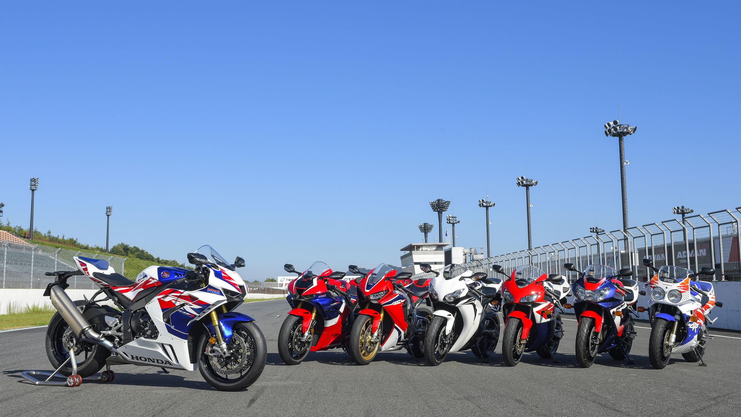 Motorcycle Live 2021 - Holding Page