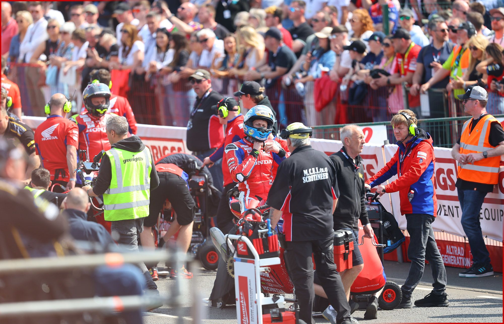 Podiums apiece for Dean Harrison and John McGuinness MBE | Honda Engine ...